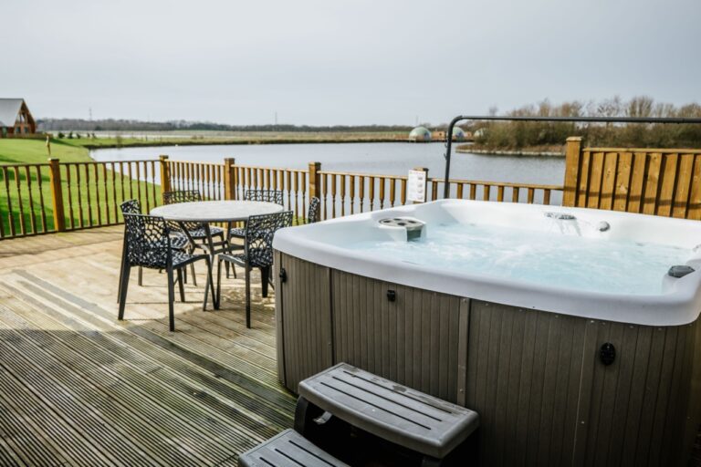 Lodges & Log Cabins Blackpool Holiday Park With Hot Tub | Ream Hills