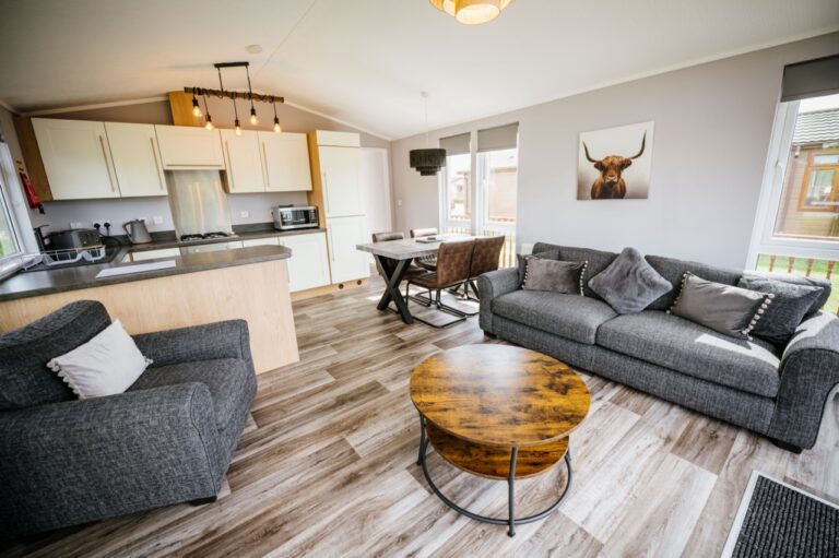 Lodges & Log Cabins Blackpool Holiday Park With Hot Tub | Ream Hills